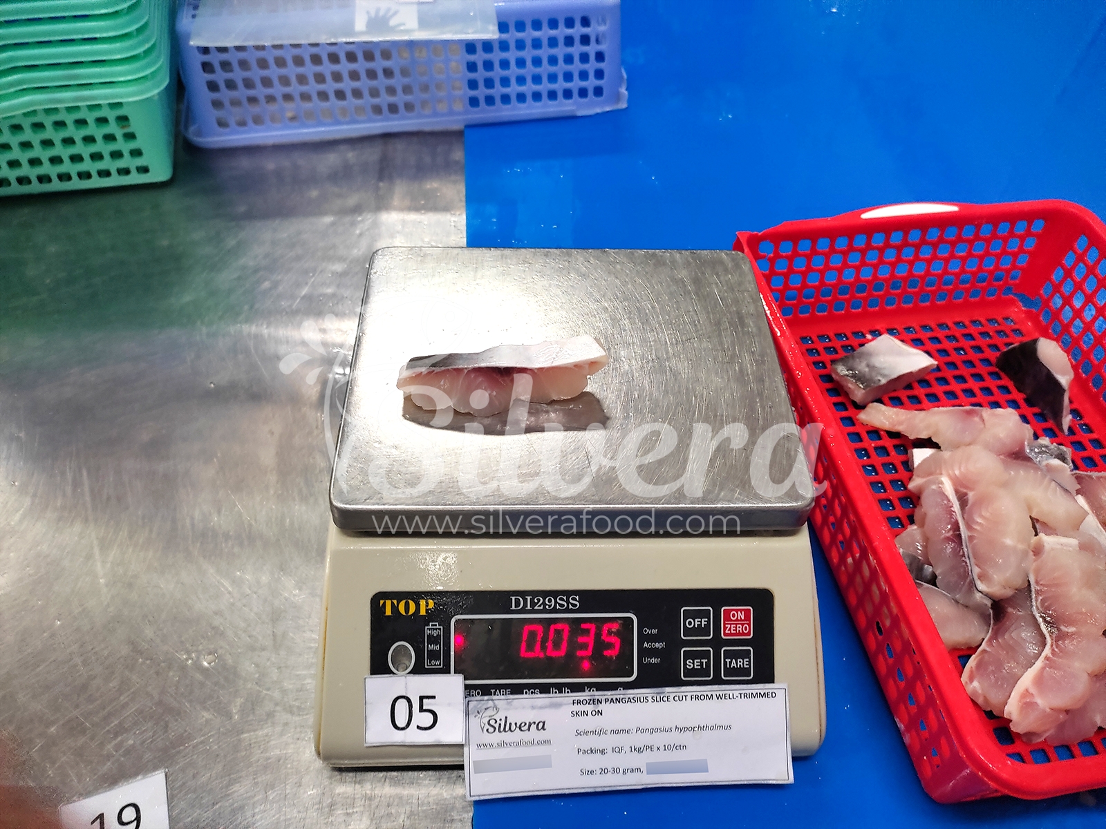 Pangasius skin-on slices and fillets for the Malaysian market