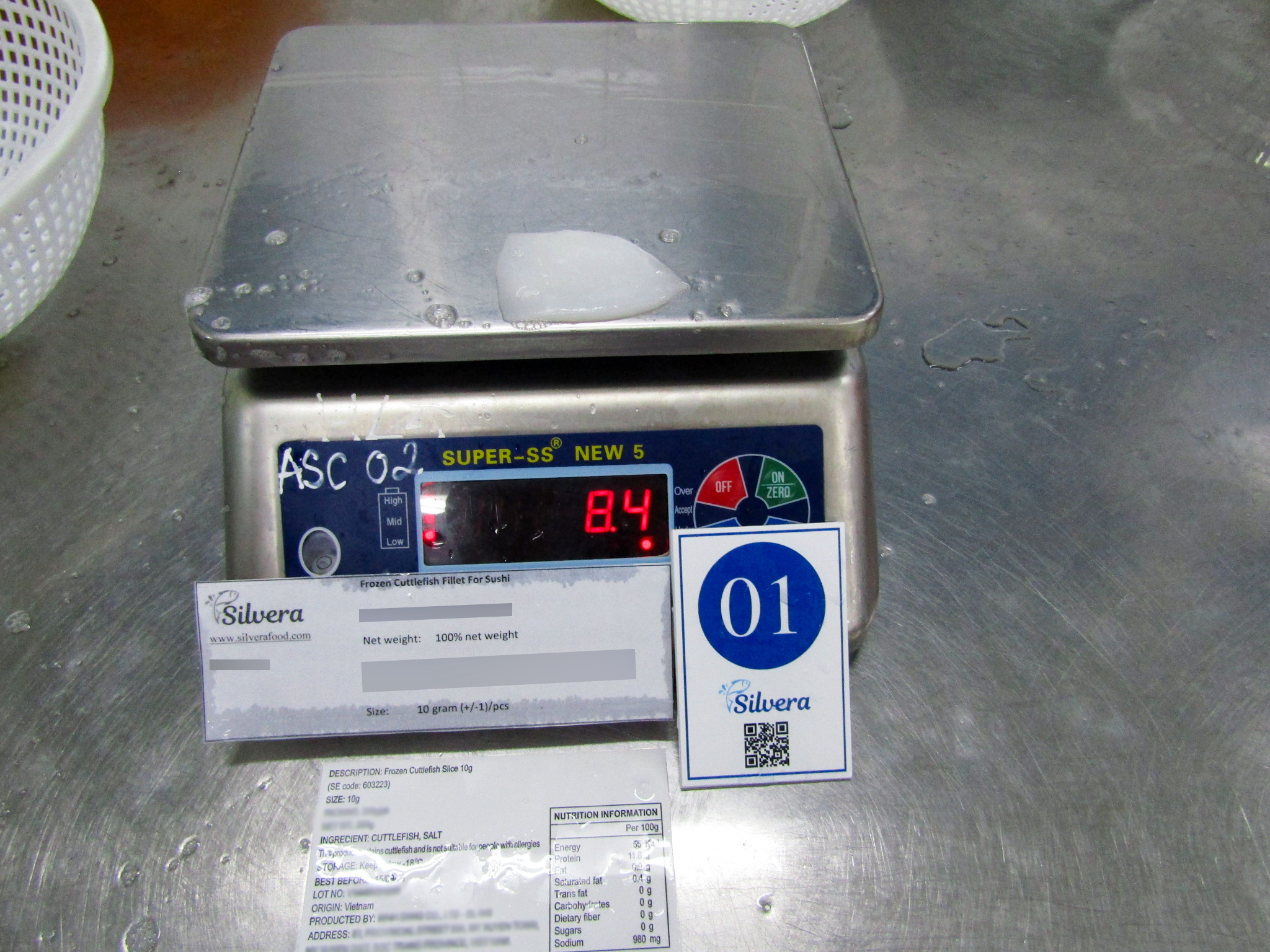 Departure of the cuttlefish slices for sushi to Hong Kong