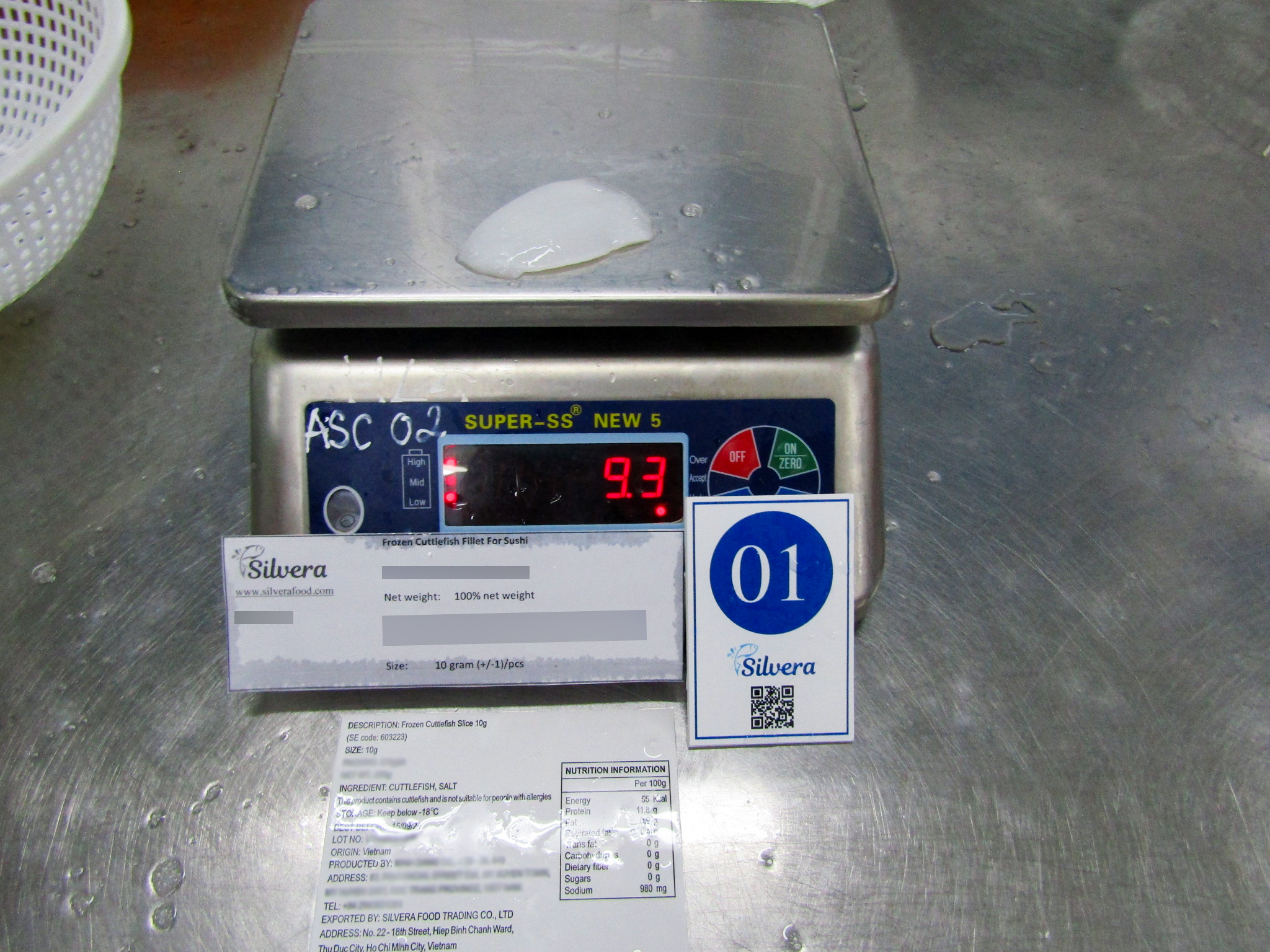 Departure of the cuttlefish slices for sushi to Hong Kong