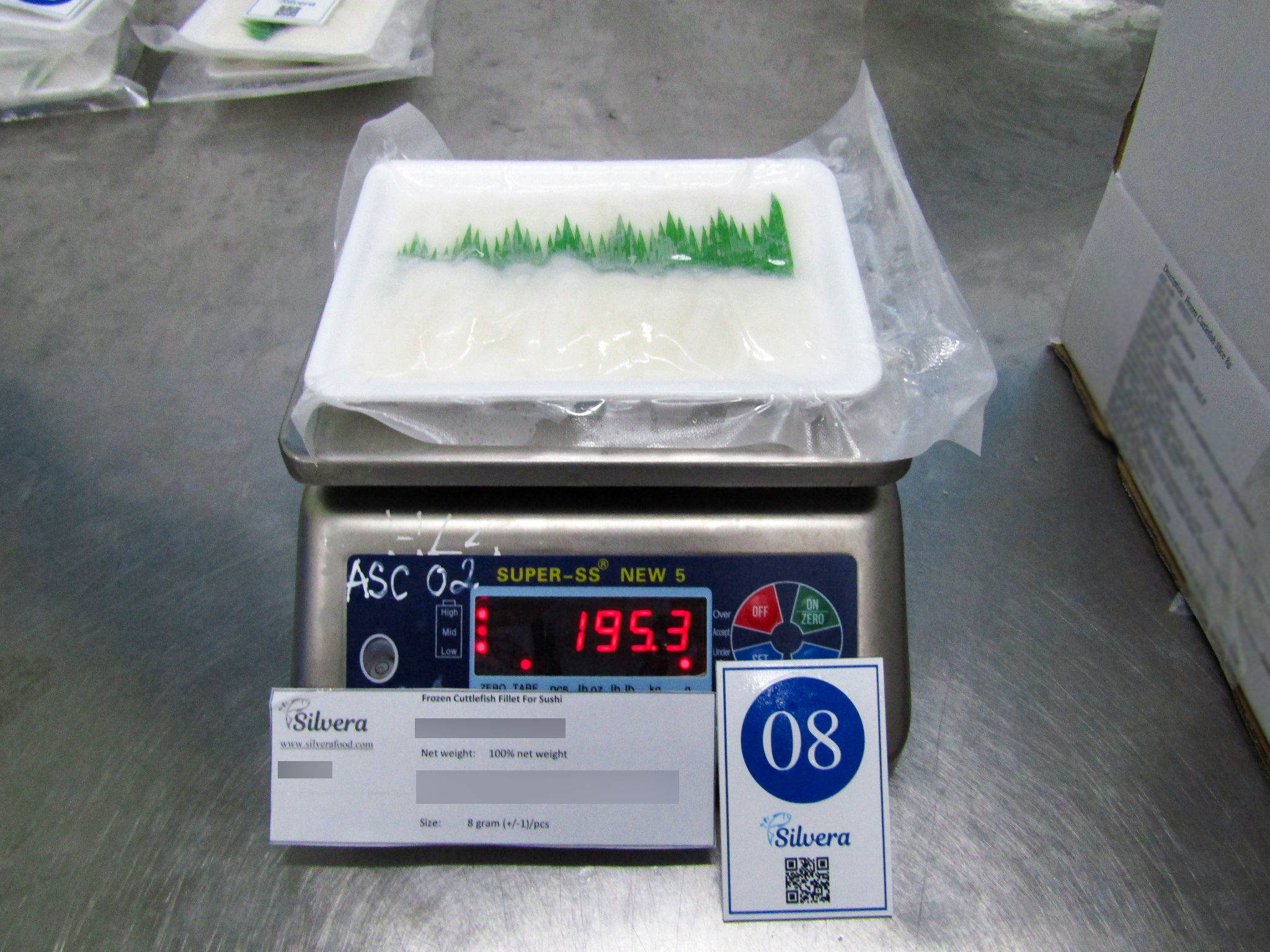 Departure of the cuttlefish slices for sushi to Hong Kong